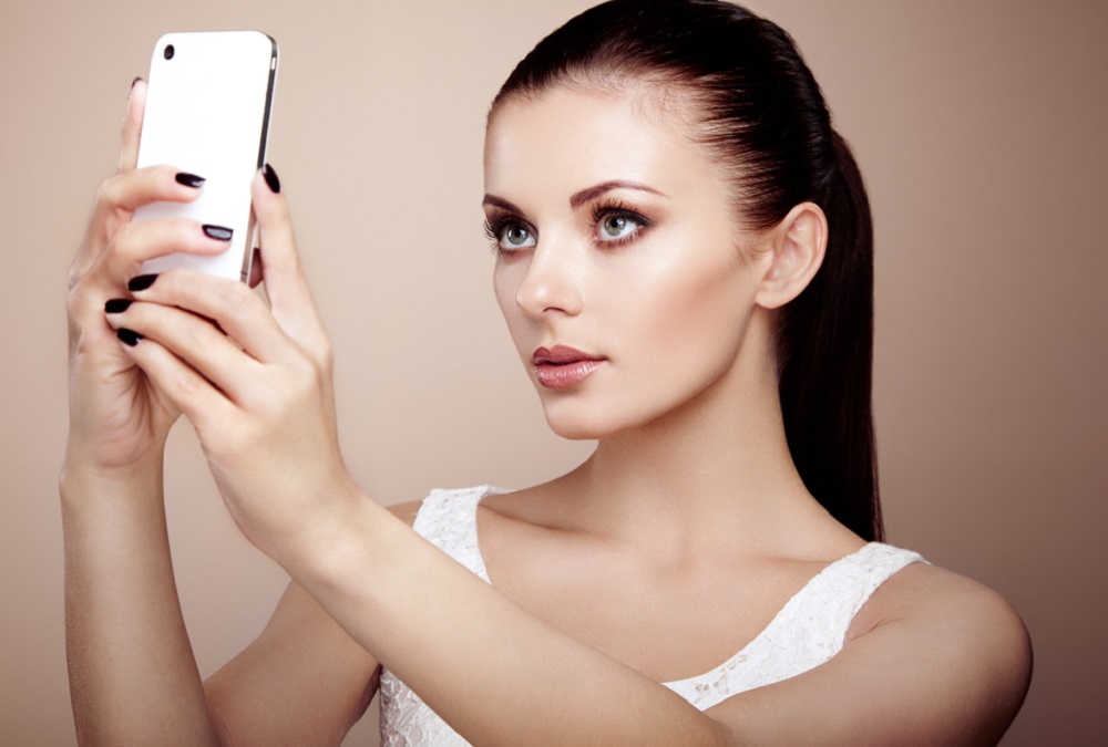 Makeup Tepat untuk Selfie - Beauty Journal