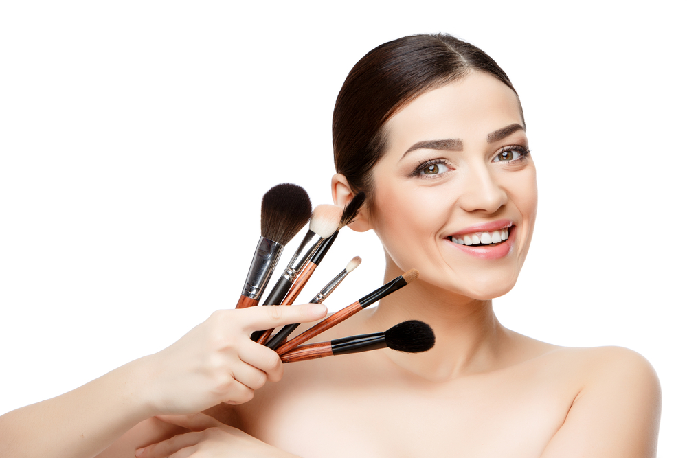 Makeup Brush Guide: 7 Kuas Makeup Wajah yang Perlu Dimiliki - Beauty ...