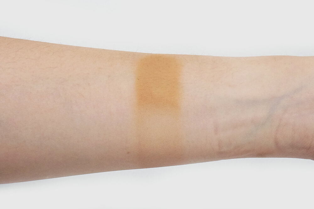 Foundation Terlalu Gelap? Coba Campur dengan Warna Putih L.A. Girl Pro ...