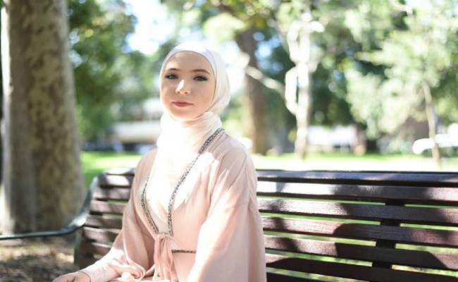 Mengenal Lebih Dalam Sosok Stephanie Kurlow, Balerina Berhijab Pertama ...
