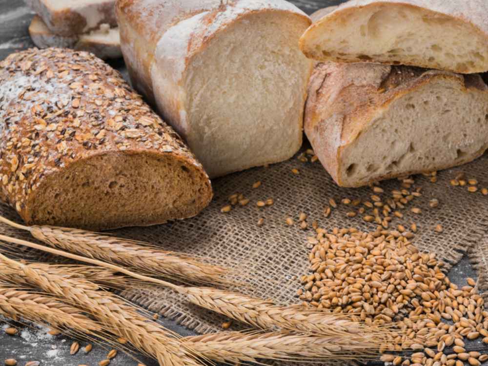 Apa Ya Bedanya Roti Putih dan Roti Cokelat? Manakah yang Lebih Sehat ...