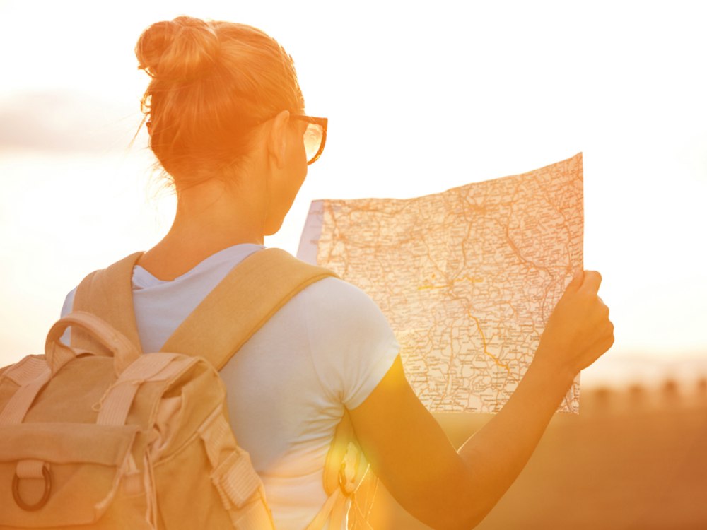 Tips Untuk Anda yang Suka Traveling Sendirian Agar Terhindar dari ...