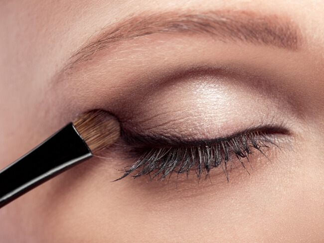 Berbagai Kesalahan Rias Mata yang Membuat Tampilan Mata Terlihat Lebih ...