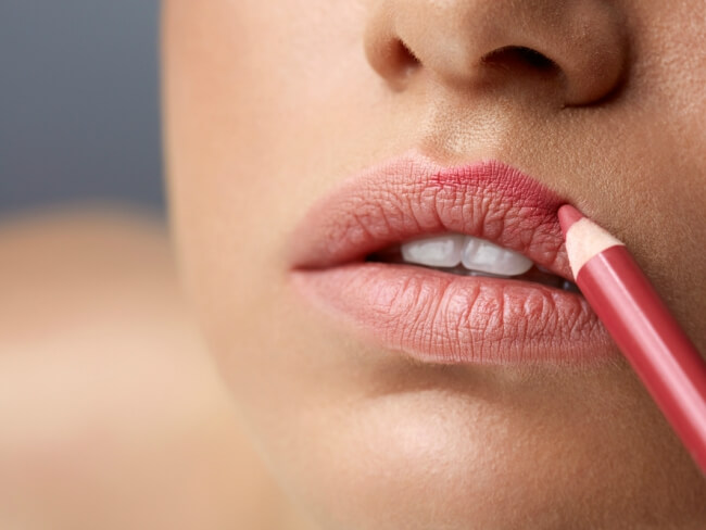 Selain Lipstik, Anda Juga Perlu melirik Produk Berikut untuk ...