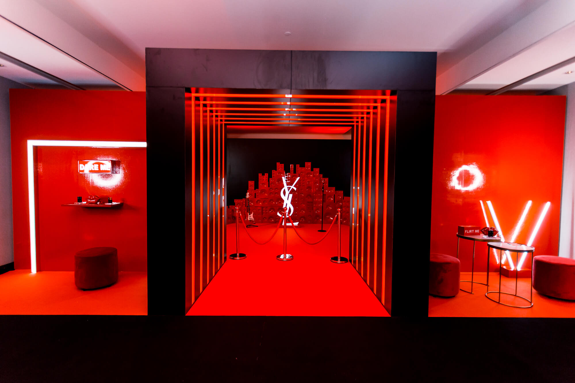 YSL Beauty Club Menandai Kembalinya Bibir Glossy Mengilat dengan ...