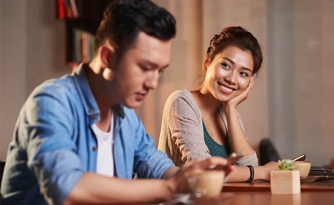 Waduh, Ternyata Ada Perilaku Romantis yang Dapat Membahayakan Hubungan ...