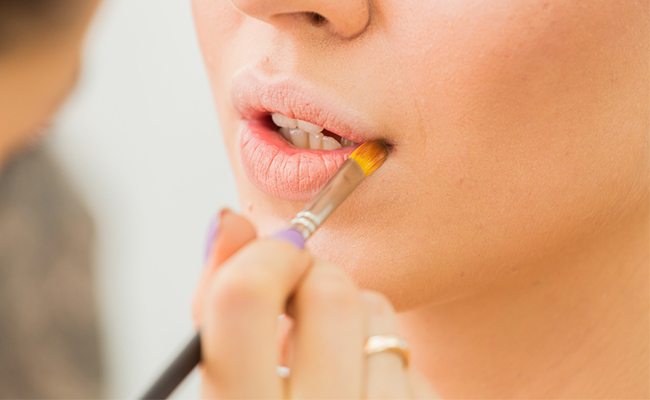 Ingin Mendapatkan Bentuk Bibir yang Lebih Sempurna? Coba Tips Korektif ...