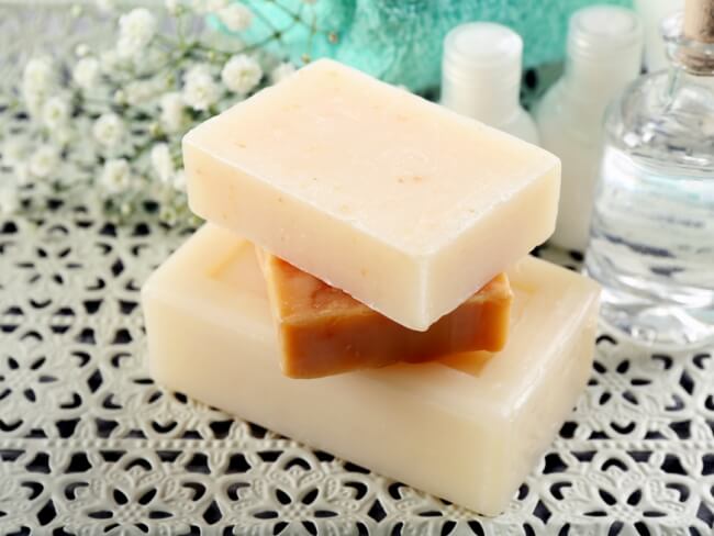 Rekomendasi Sabun Batang yang Ampuh Mengatasi Kulit Berjerawat - Beauty ...