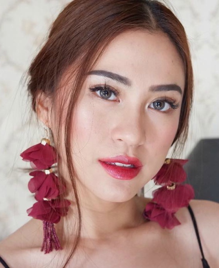 Padanan Makeup untuk Lipstik Merah ala Beauty Influencer Tanah Air yang Bisa Anda Gunakan untuk ...