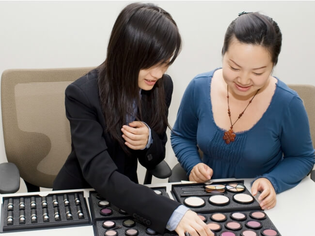 Ingin Membeli Makeup Preloved? Ini 5 Hal yang Perlu Anda Perhatikan ...