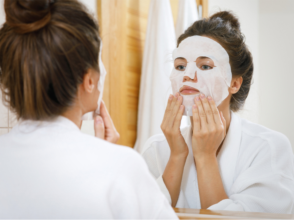 5 Kesalahan Pakai Sheet Mask yang Perlu Dihindari Agar Mendapatkan ...