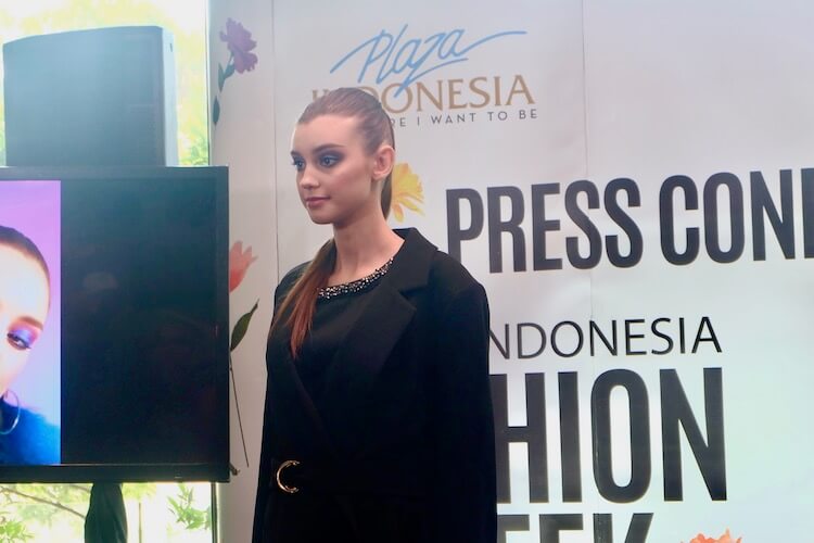 Make Over Hadirkan Divine Defined, Tren Makeup Terbaru untuk Mendukung ...