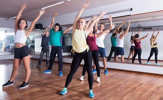 Tak Hanya Sehat dan Menyenangkan, Ini Berbagai Manfaat Zumba yang Bisa Anda Rasakan - Beauty Journal