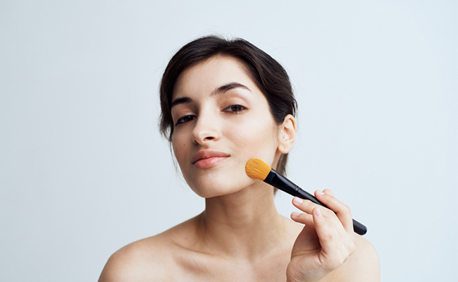 Agar Mendapat Hasil Makeup Flawless, Ini 5 Tips Makeup yang Perlu ...