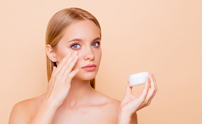 Agar Mendapat Hasil Makeup Flawless, Ini 5 Tips Makeup yang Perlu ...