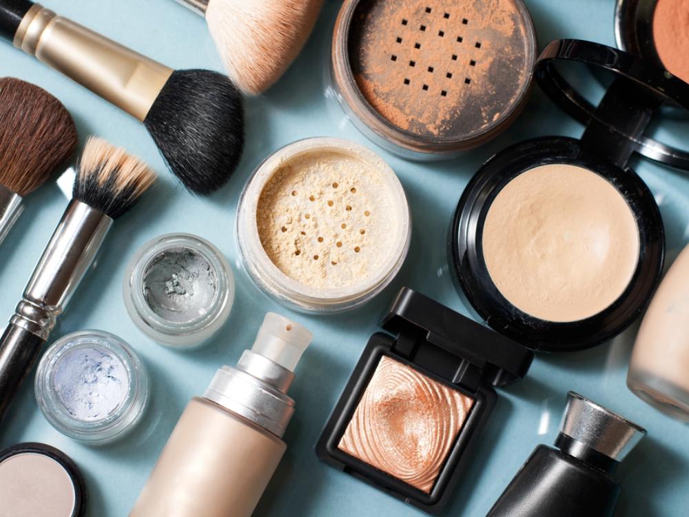 Mengenal Mineral Makeup, Kosmetik yang Punya Banyak Manfaat dan Katanya ...