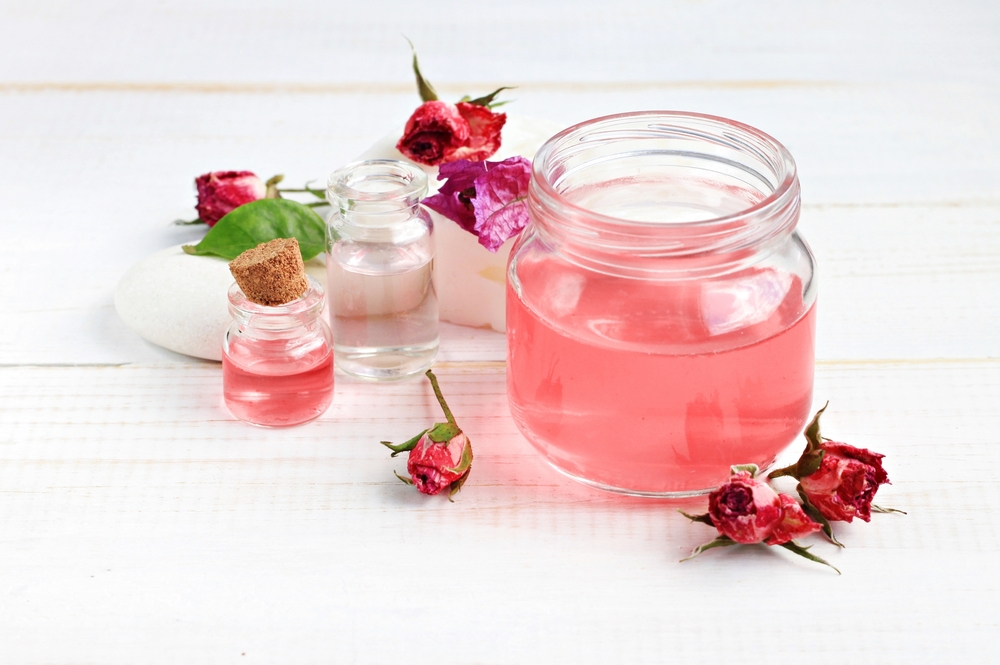 Rekomendasi Rose Water dari Brand Lokal dengan Harga Tak Lebih dari ...