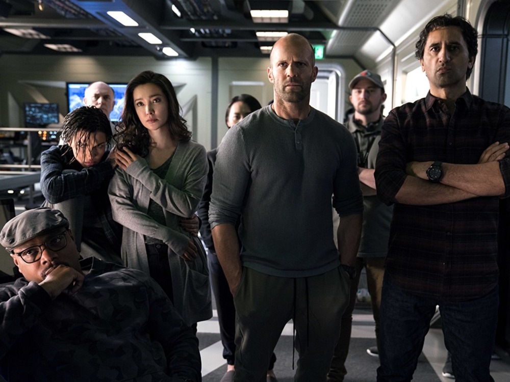 Review Film: The Meg, Teror Hiu Raksasa Megalodon yang Mendebarkan ...