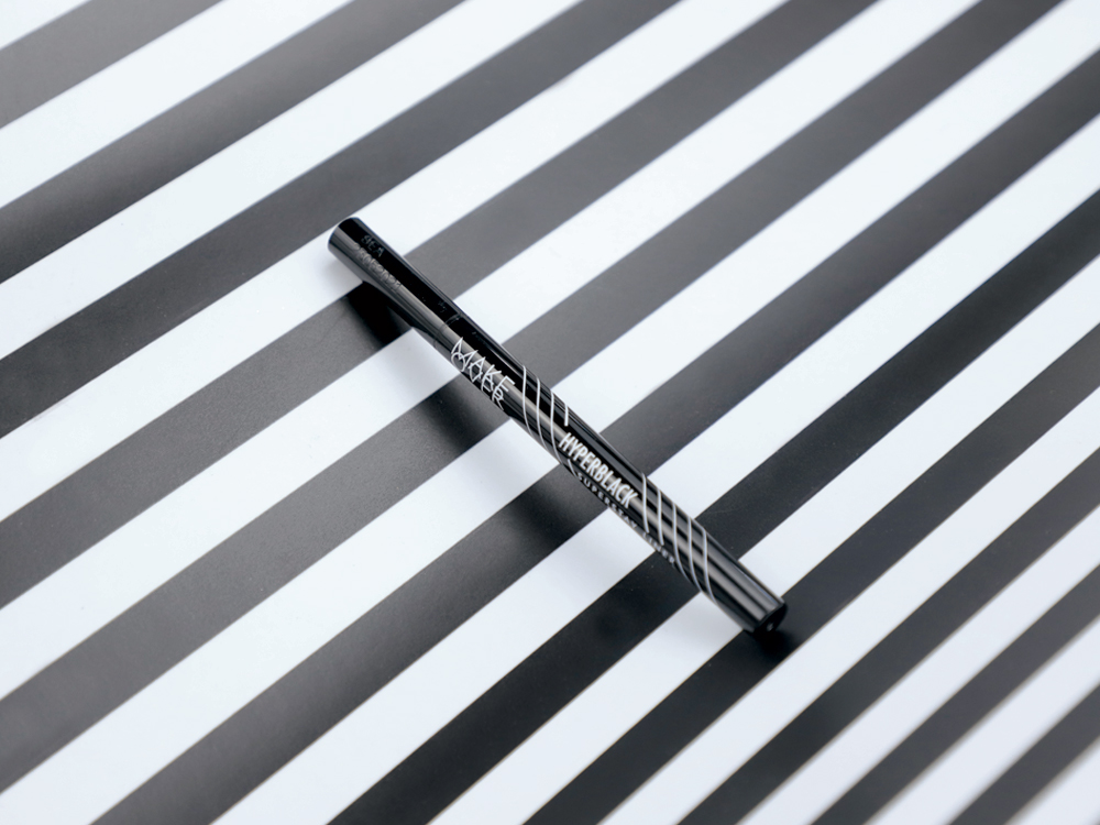 Review: Make Over Hyperblack Superstay Liner, Produk Lokal yang Praktis ...