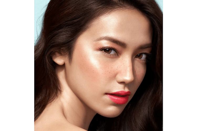 Inspirasi Padu Padan Makeup dengan Lipstik Bold dari Instagram Ryan ...