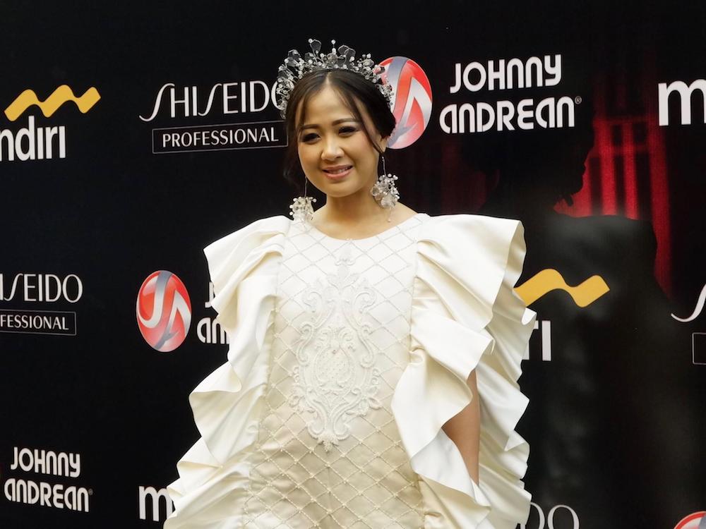 Malam Penuh Penghargaan dan Hair Show Spektakuler dalam 10th Johnny ...