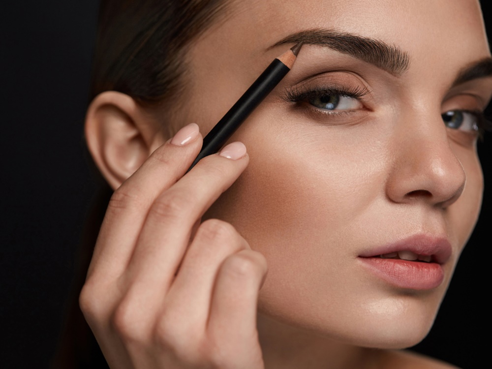 Tips Makeup yang Dapat Diterapkan oleh Para Pemilik Mata Besar - Beauty ...