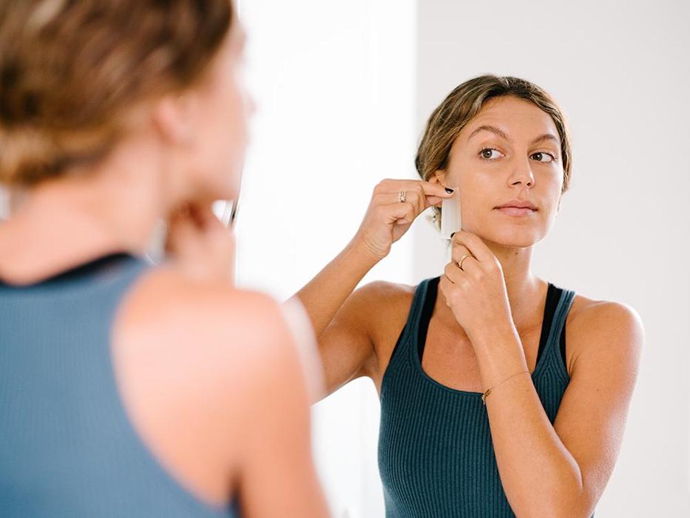 Mighty Patch Surface, Acne Patch Terbaru untuk Atasi Jerawat dengan ...