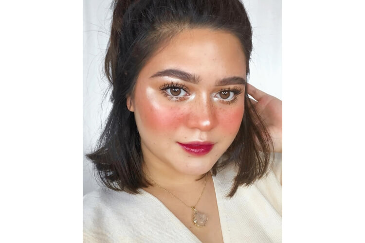 Beragam Inspirasi Makeup Untuk Pesta Natal Atau Tahun Baru Dari Para