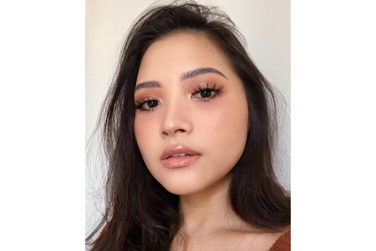 Beragam Inspirasi Makeup Untuk Pesta Natal Atau Tahun Baru Dari Para