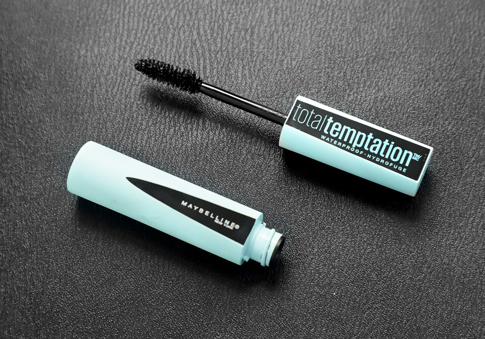 Review: Maybelline Total Temptation Waterproof Mascara, Pilihan Terbaik ...