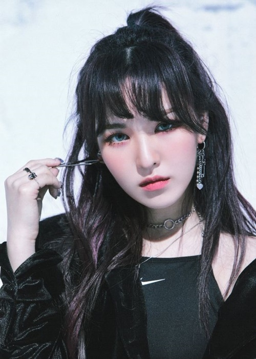Kerap Tampil Menawan dengan Poni, Ini Inspirasi Gaya Rambut Wendy 'Red ...